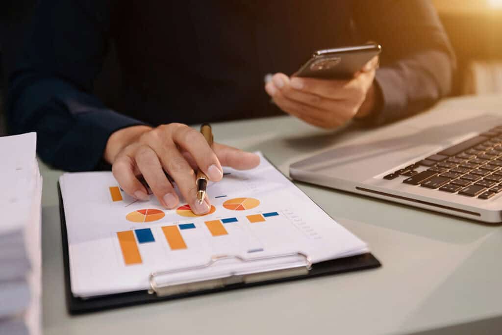 How Do I Set A Realistic Money Plan For The New Year?